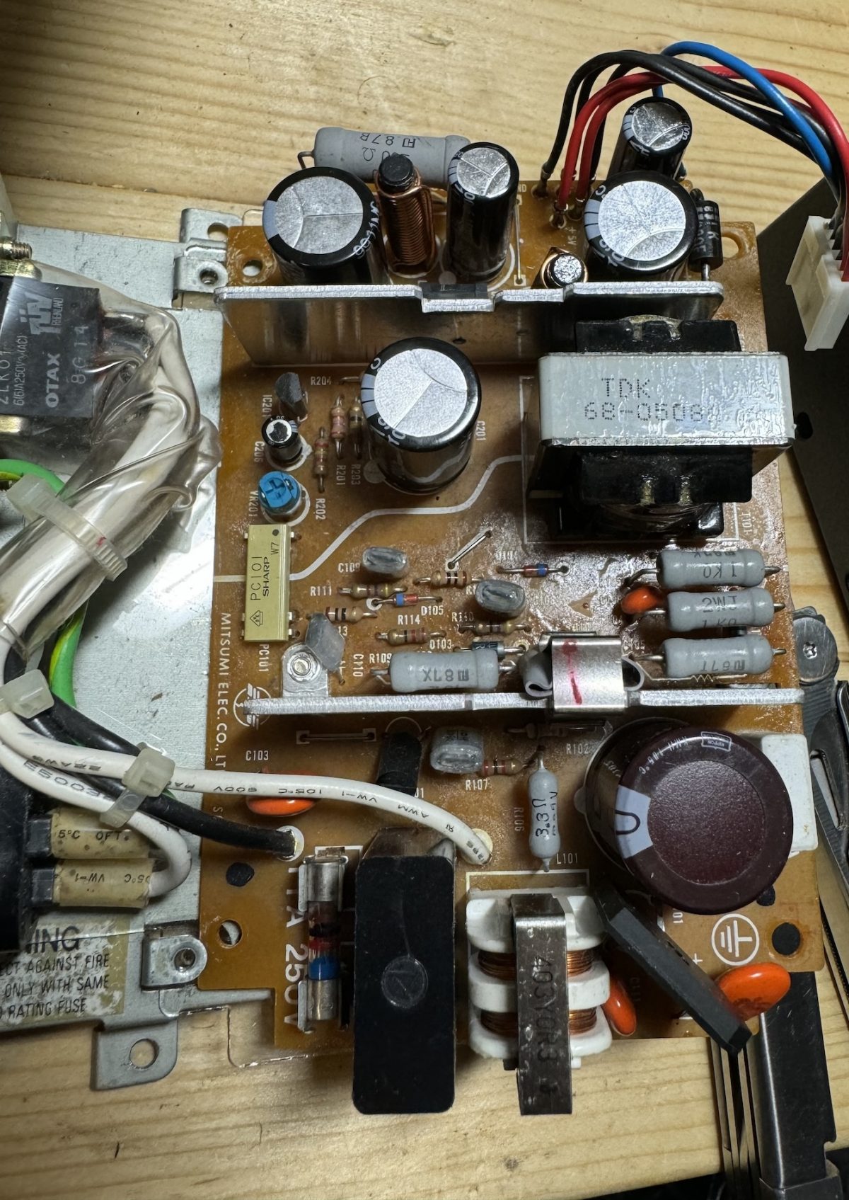 Installing the Exxos Atari ST PSU recap kit - psyphi.net blog